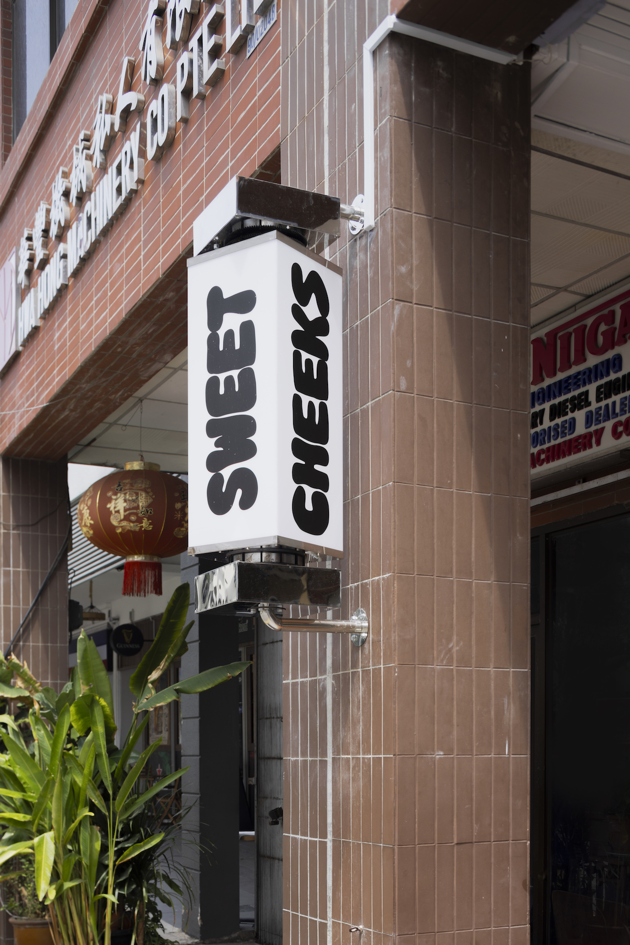 Sweet Cheeks – LAANK